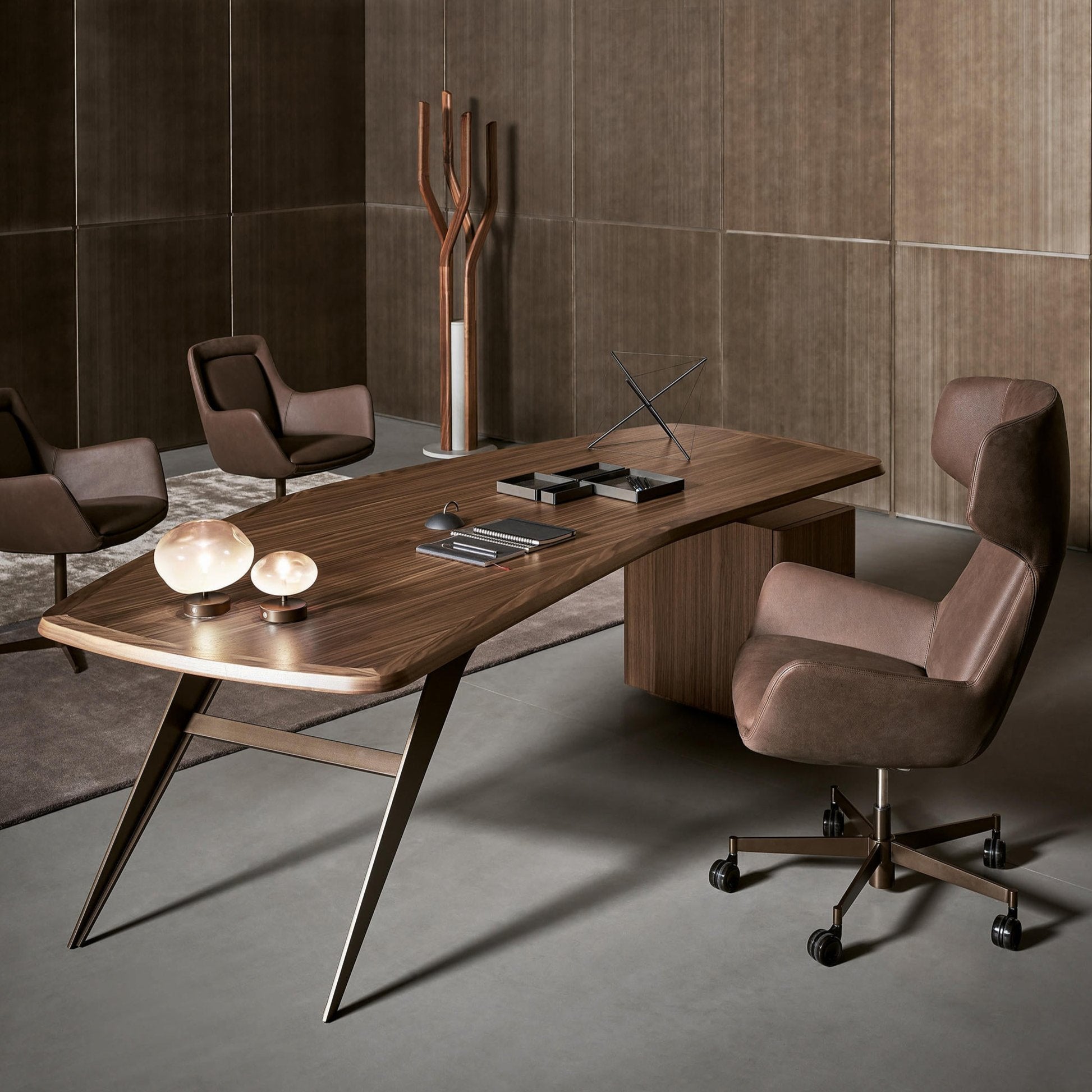 Driver Executive Desk – XZQT Singapore